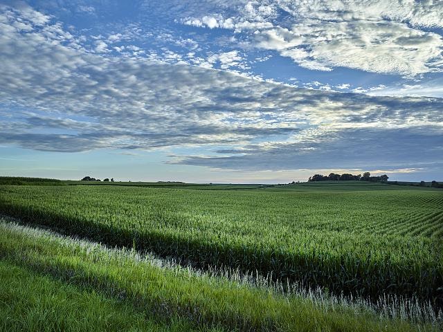 I-80 Travelers Stop at Waspy's - Waspy's Truck Stop
